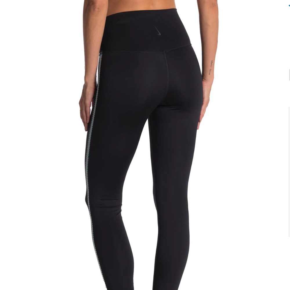 Nike Set Crochet High Rise Leggings & Crew Neck Tank - Gem